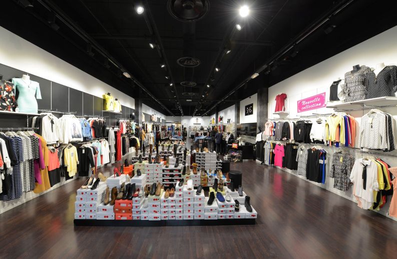 She à Béziers entre Narbonne et Agde - Polygone Béziers